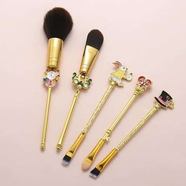 Alice in Wonderland Makeup Brushes - GEEKYGET