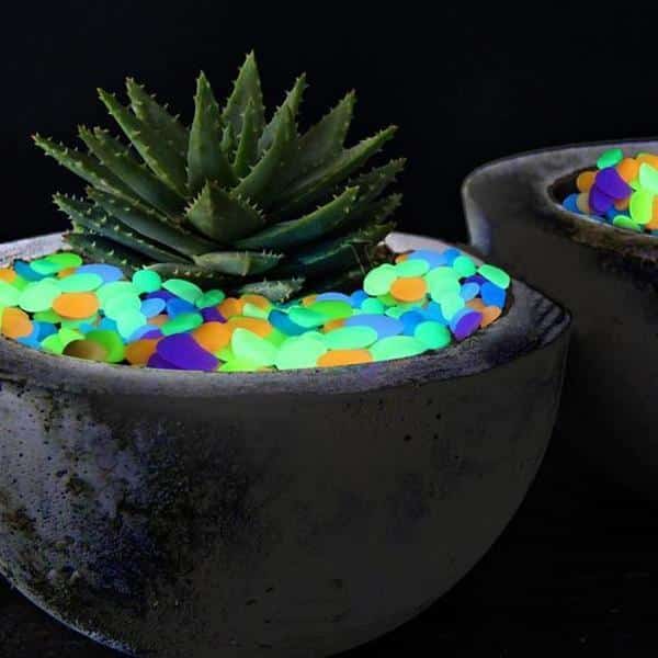 Glow In The Dark Pebbles - GEEKYGET