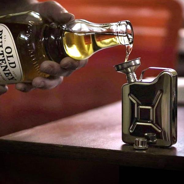 Mini Jerrycan Gasoline Liquor Hip Flask With Funnel - GEEKYGET