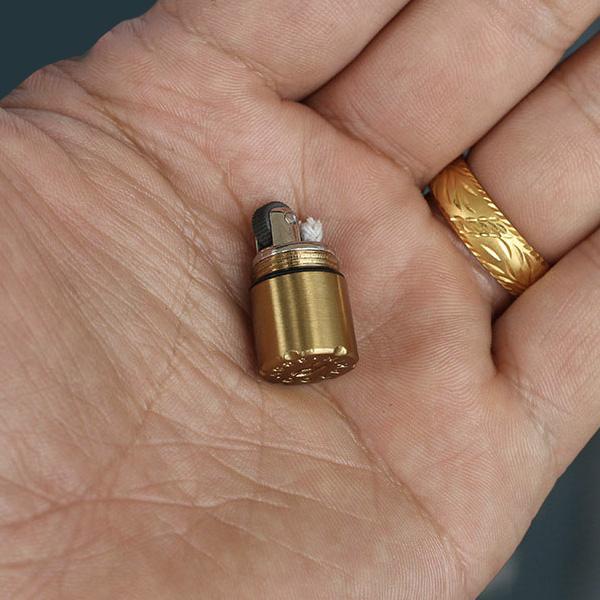 Mini Refillable Keychain Lighter - GEEKYGET